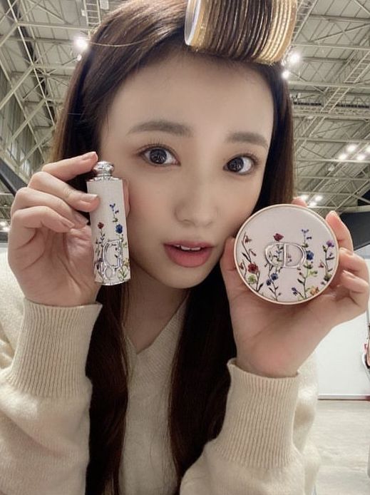 Pin De May Em Izone Yu Jin