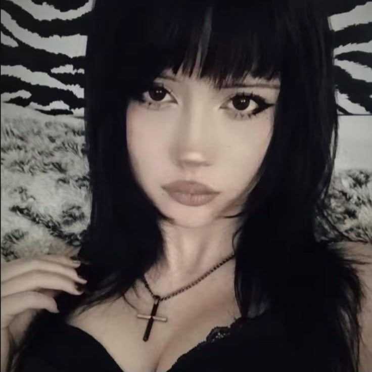 Alt Girl Makeup In 2025 Makeup Looks Everyday Alt Makeup Alternative Makeup
