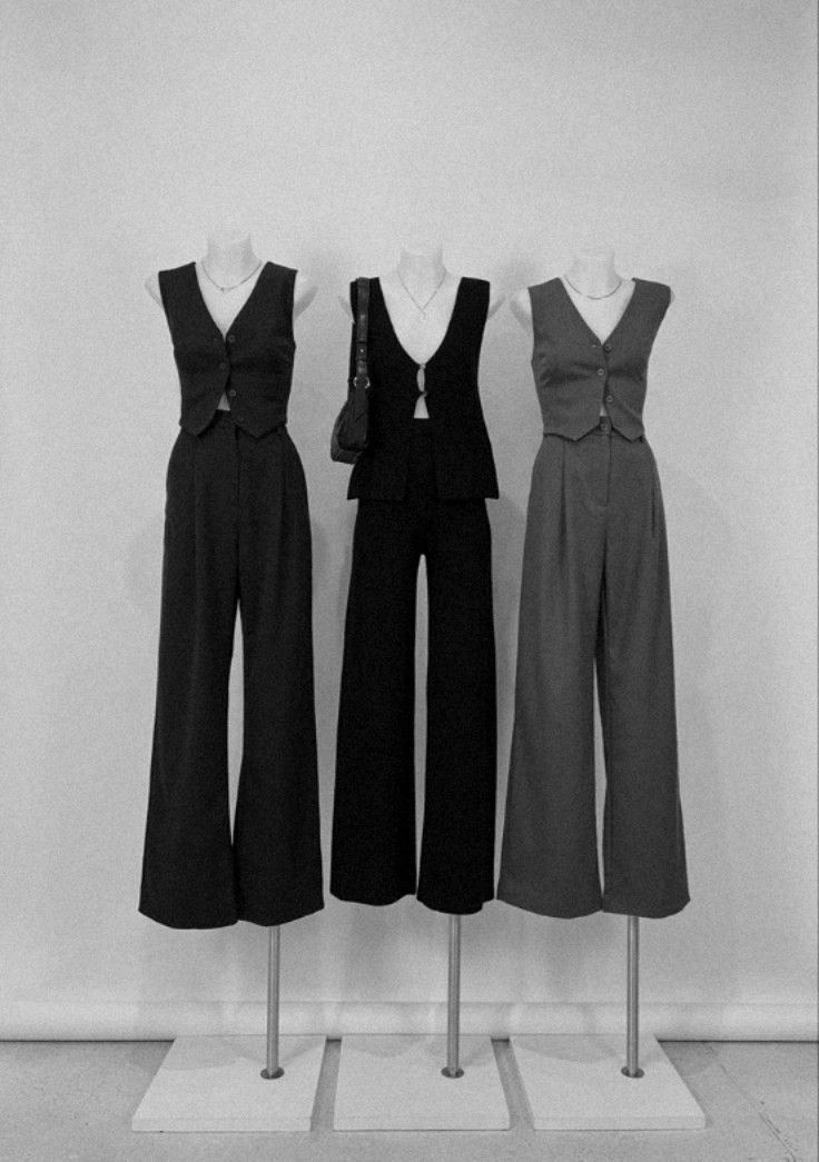 Pin By 𝐌 On My Creations Vest Outfits For Women Woman Suit Fashion Fashion Outfits