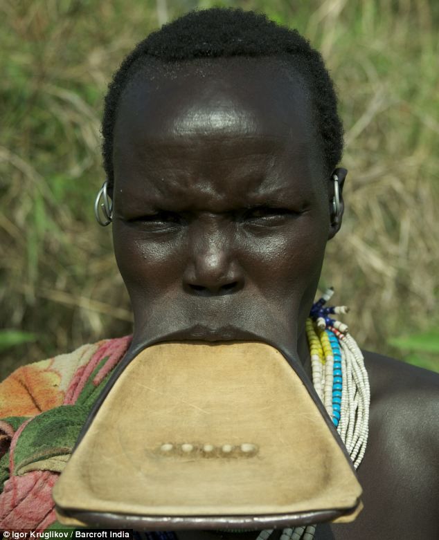 Woman From Ethiopian Suri Tribe Where Lip Plates Are A Sign Of Beauty Large Lips Ethiopia