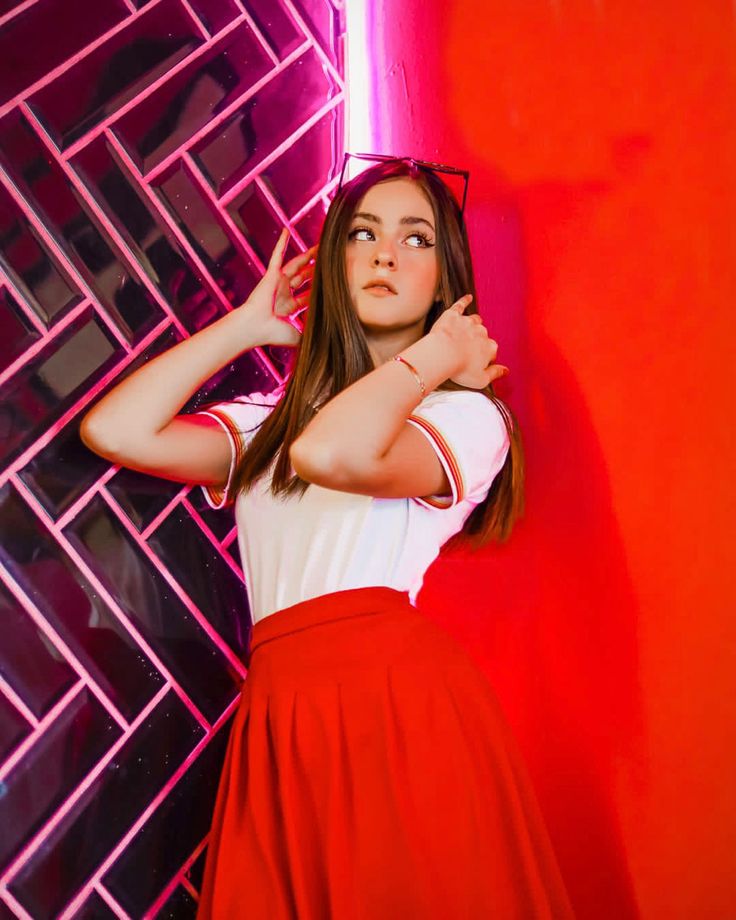 Outfit Con Falda Modelo Poses Outfit 2021 Poses Fotos De