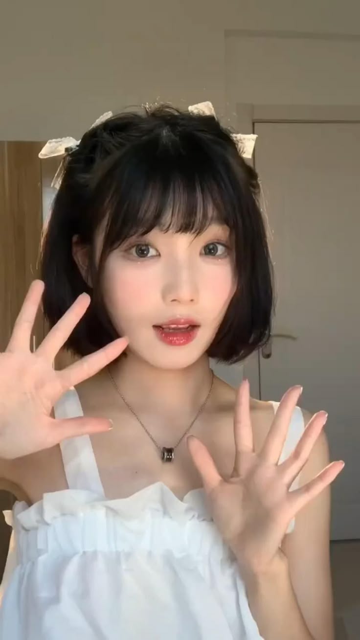 Hairstyle For Short Hair Short Hair Tutorial Hair Tutorial Short Hair Styles