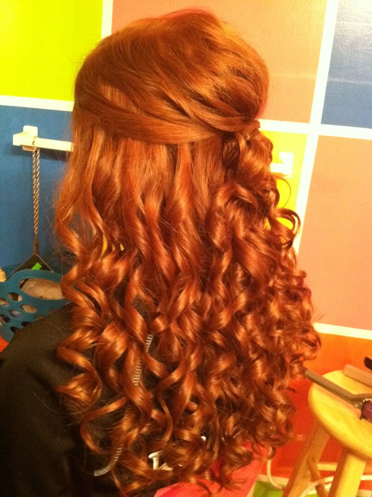 Pin By Pirjo On Hair Red Curly Hair Curly Hair Styles Ginger Blonde Hair