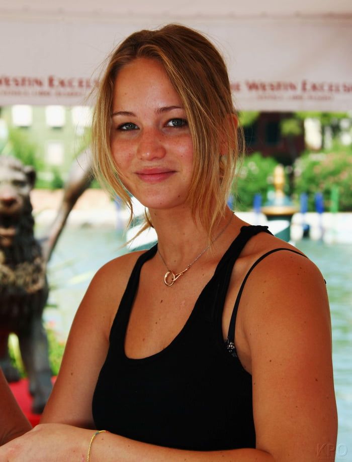 At 18 Venice Film Festival Girl Celebrity Jennifer Lawrence Hair