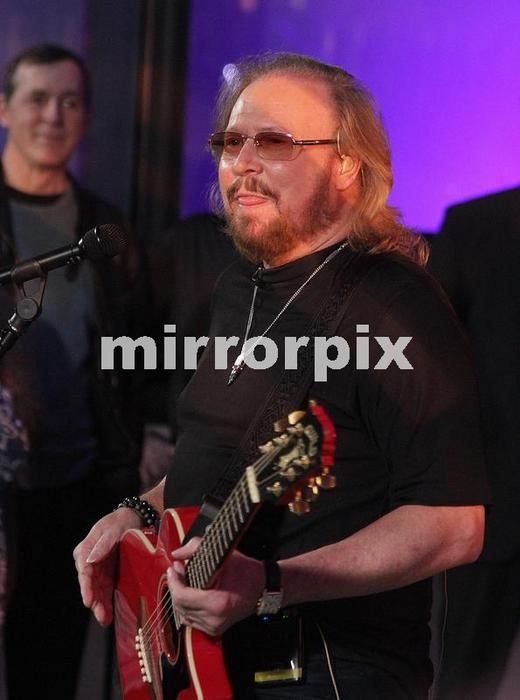 Pin By Claudia Bonsignore On Barry Barry Gibb Bee Gees Gees