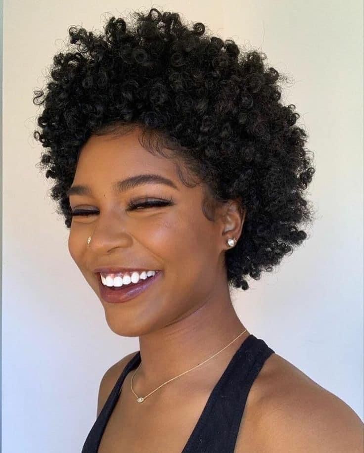 Pin By Sun Fashion🤍 On Looks And Hairstyles 🛍 Short Natural Curly