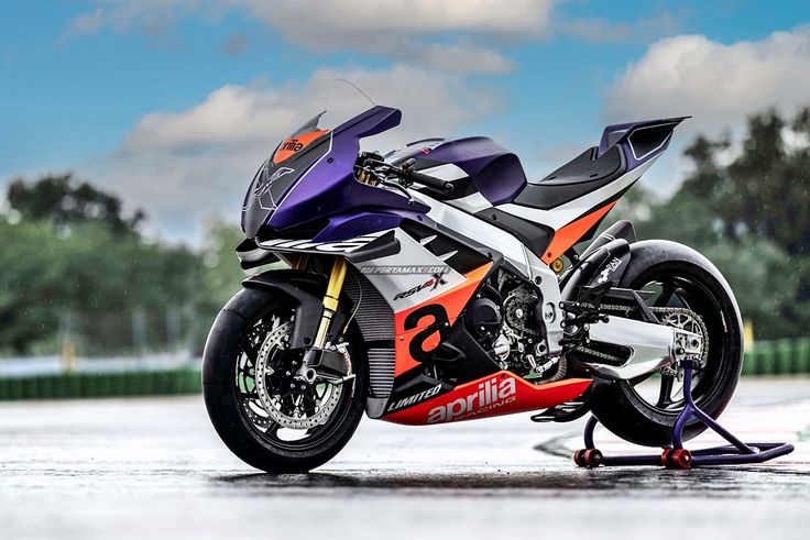 Aprilia RSV4 Xtrenta Limited Edition : Power 230HP Berat 166KG, Harga ... Aprilia RSV4 Xtrenta Limited Edition : Power 230HP Berat 166KG, Harga ...