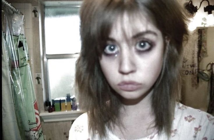 Pin By () On Dump In 2021 Allison Harvard Pretty People Aesthetic Grunge