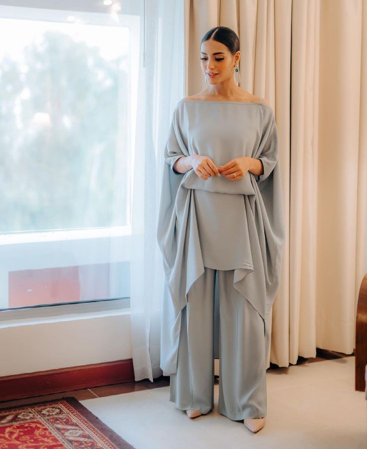 Pin By 𝑍𝑎𝑟𝑎♡ On Iqra Aziz♡ Simple Kurti Designs Iqra Aziz Cool Street Fashion