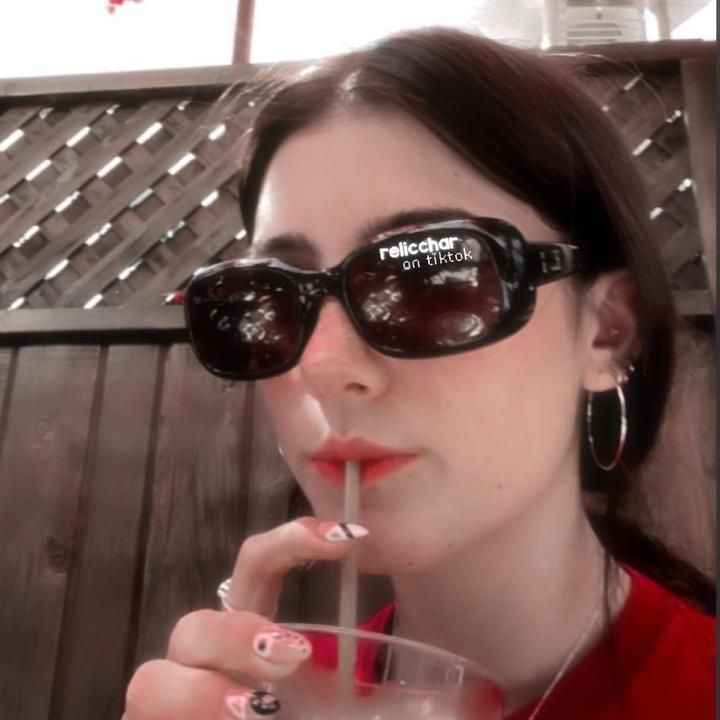 Charli Damelioš¤ Charli Damelio Photos Charli D Amelio Square Sunglasses Women