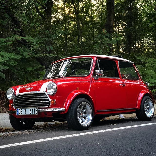 Minicooper Classic Classicmini Classicminicooper Miniclassic Mini Classiccar Mini