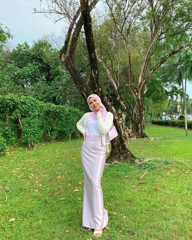Pin By Fairooz On Fashion Modest Fashion Outfits Muslim Fashion Hijab Outfits Hijabi Outfits
