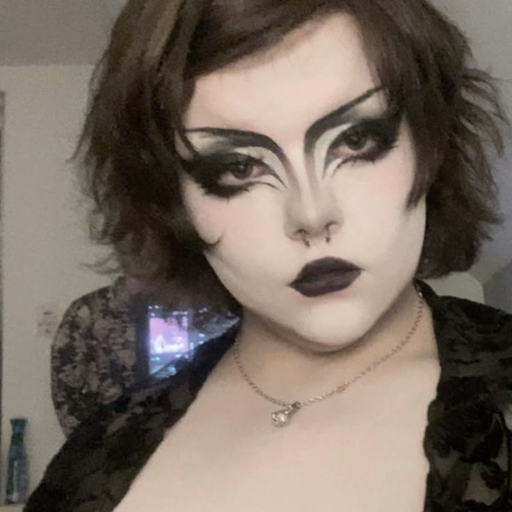 Trad Goth Makeup 🖤 Kreatives Makeup Make Up Schminken