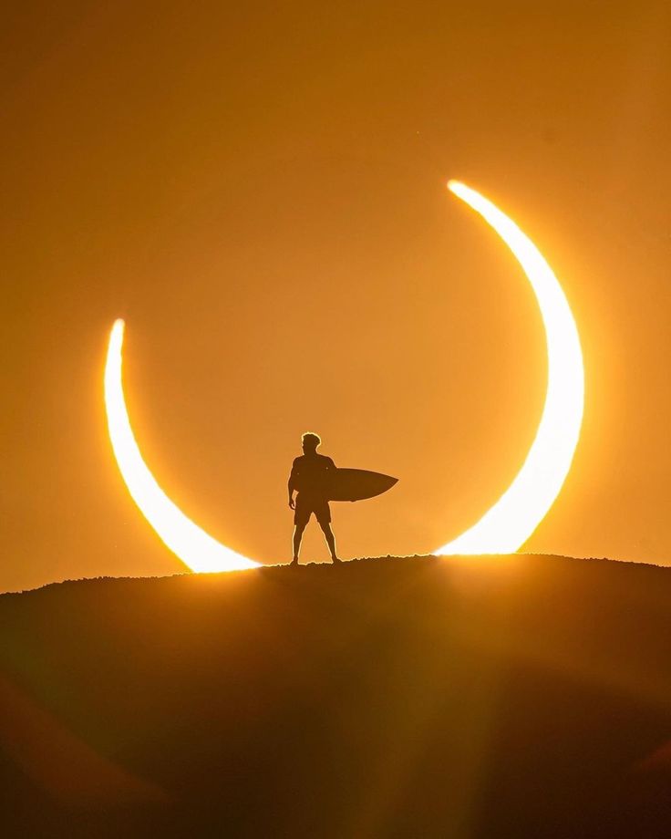 Italo Ferreira posa para foto inédita durante eclipse solar; veja ... Italo Ferreira posa para foto inédita durante eclipse solar; veja ...