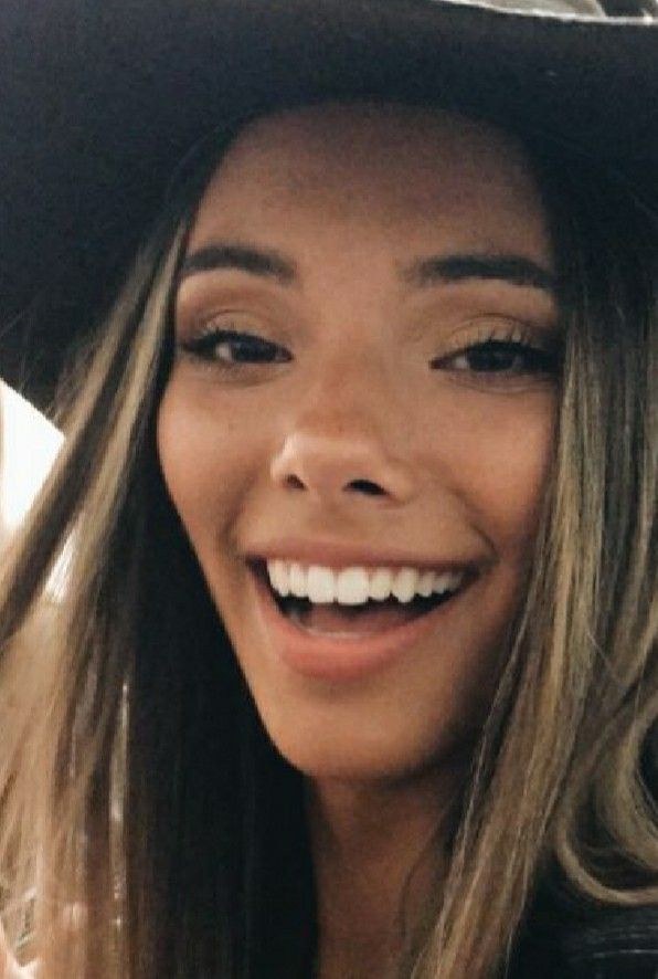 Pin By Gary Thompson On Girls In Hats Girl With Hat Girl Hats