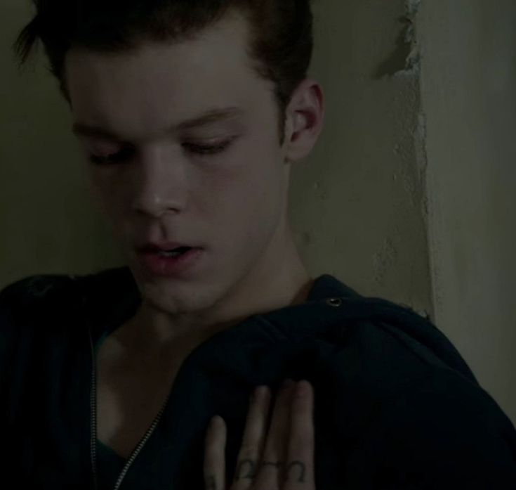 Ian Shameless Mickey And Ian Cameron Monaghan Andrew Garfield Corny Attractive Men Cute
