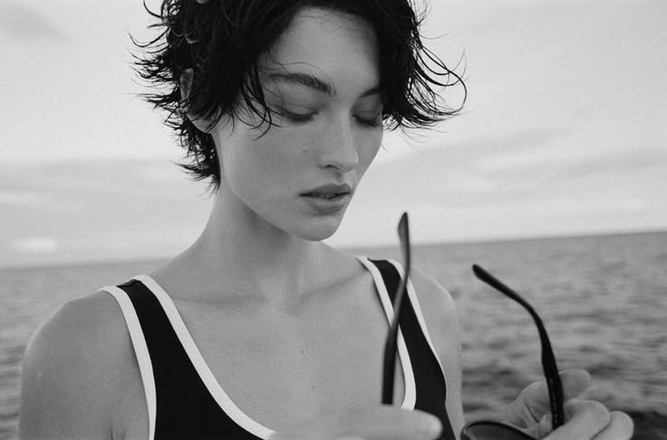 Grace Elizabeth Bw Photoshoot в 2024 г Идеи стрижки Прически Портретная фотография женщины