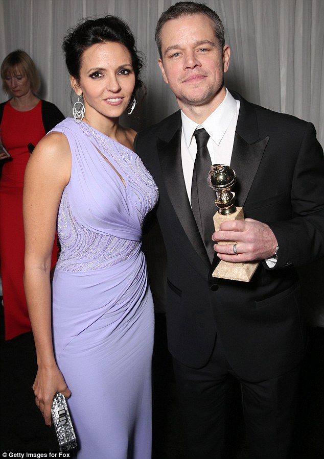 Matt Damon And Wife Luciana Wear Black At Critics Choice Awards Matt Damon Celebrity Couples