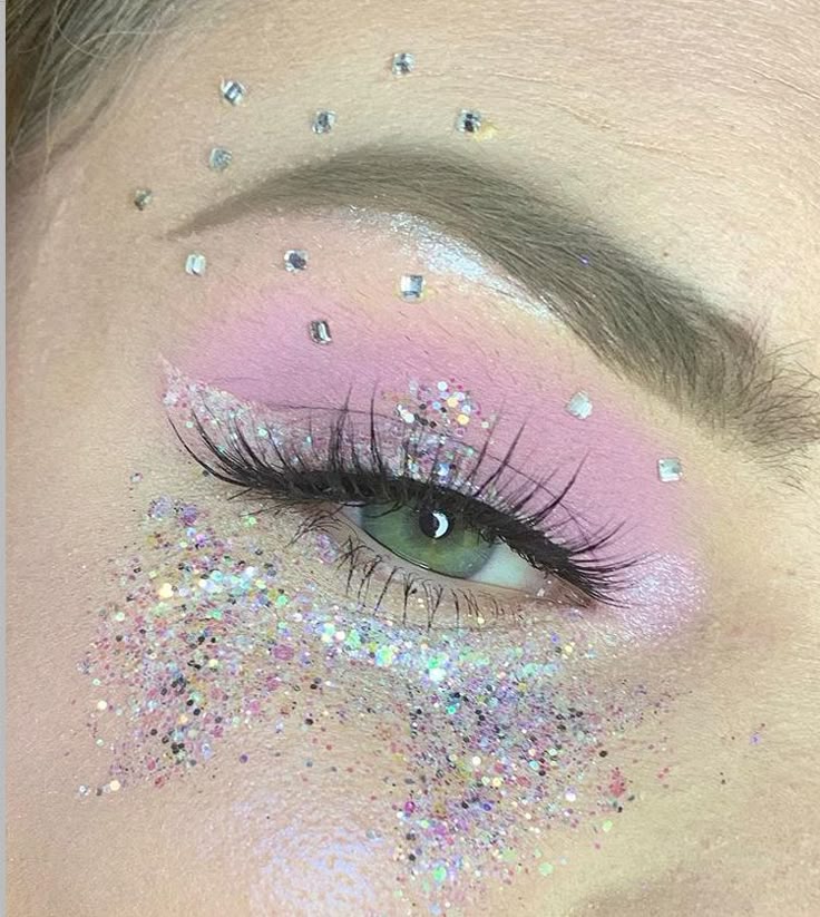 Bold Makeup Eyeshadow Look Euphoria Esque Aesthetic Maquilhagem De