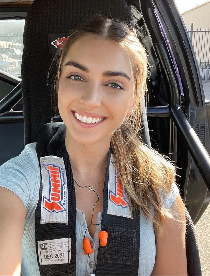 Pin On Emelia Hartford🚘carspassion🔥 Babes Asthetic Hartford
