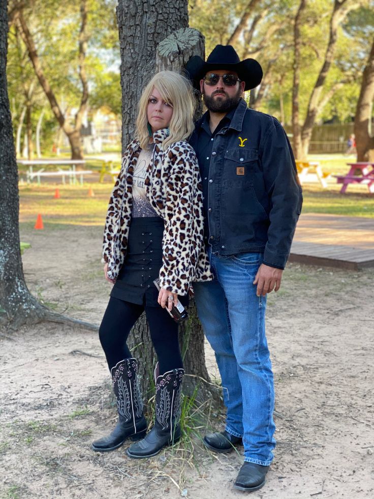 Beth And Rip Couples Costume For Halloween