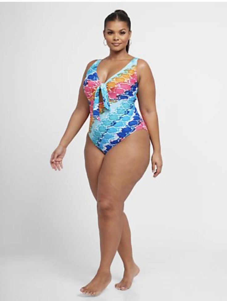 Pin By Angelete Ashley On Leslie Sidora Curvy Women Fashion Curvy Outfits Plus Size Fashion