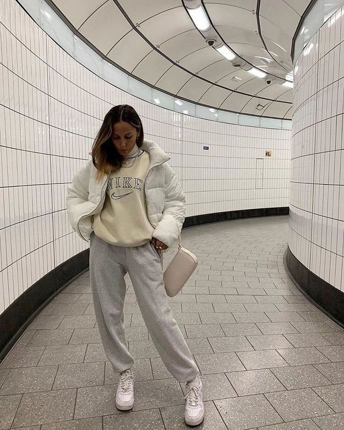 20 Comfy Lazy Outfit Ideas For Weekends 2020 Outfitsideas Fashionideas Lazyo 20 Comfy
