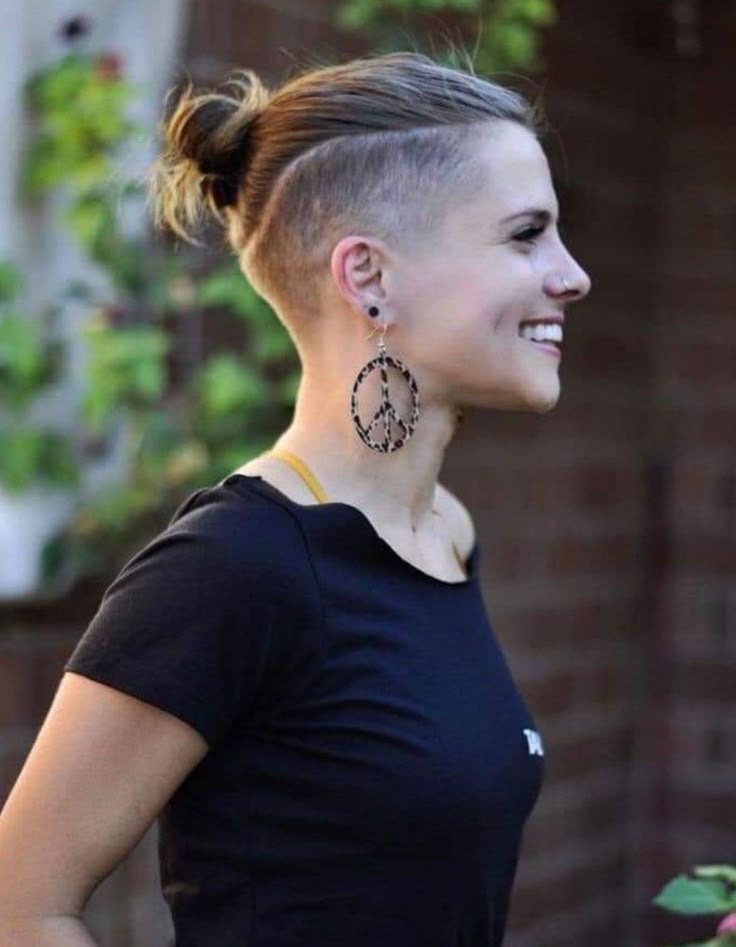 Pin By Tiffany Dennis On Hair Undercut Long Hair Half Shaved Hair