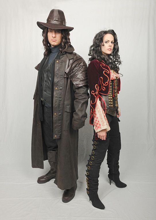 Gabrielvan Helsing And Anna Valerious Cosplay From Van Helsing 2004 Cosplay Costumes
