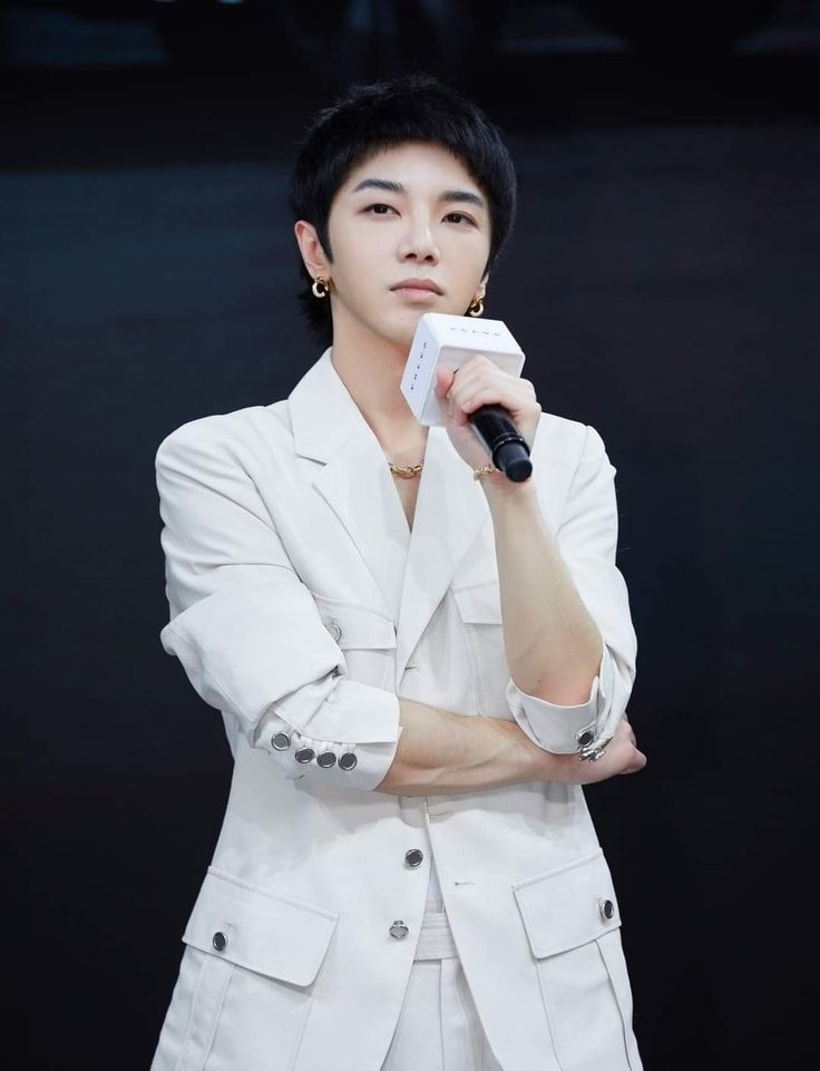 Pin On Hua Chen Yu Chen Singer Event