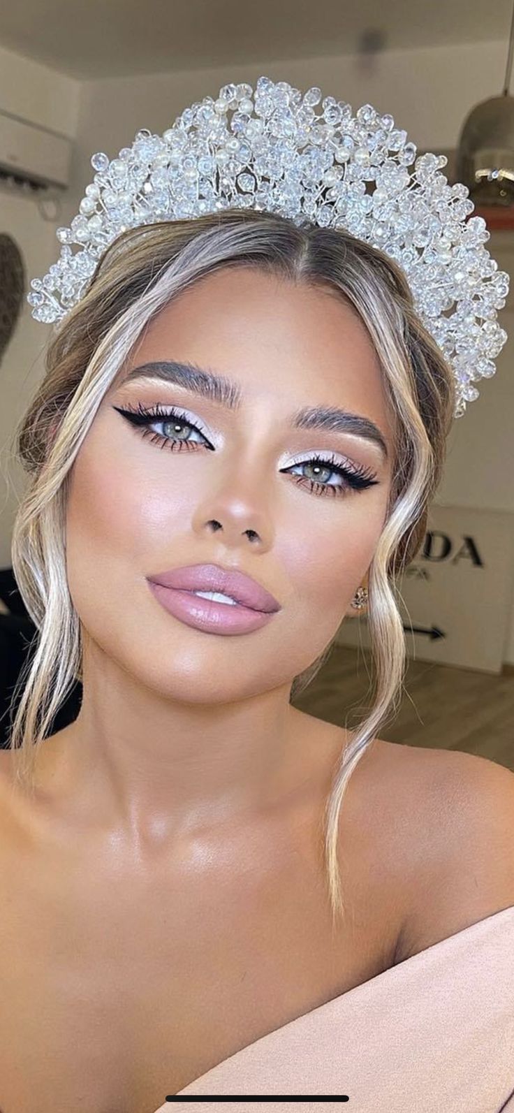 Pin On Wedding Makeup Dont Glam Wedding Makeup Wedding Eye Makeup Dramatic Wedding Makeup