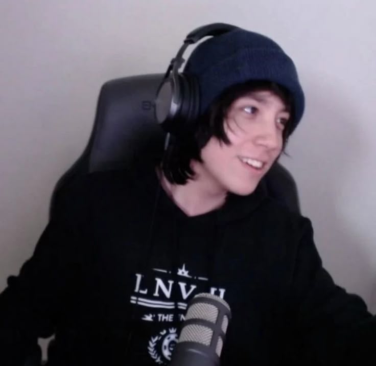 Quackity In His Las Nevadas Stream En 2022 Te Amo Flaco Chicos Bonitos Memes De Minecraft