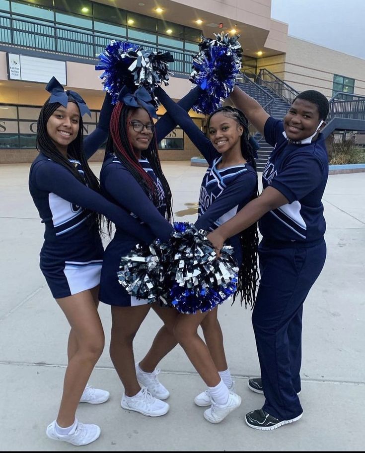𝘱𝘪𝘯 𝘢𝘮𝘢𝘺𝘢 𝘭𝘰𝘷𝘦 Cheer Poses Cheer Photography Cute Cheer Pictures