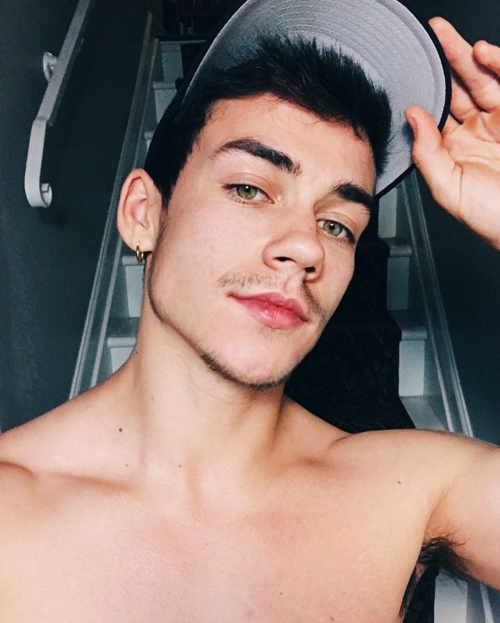 Pin De Pablo Em Wes King Tucker Garotos Sensuais Rapazes Sensuais Homens Bonitos
