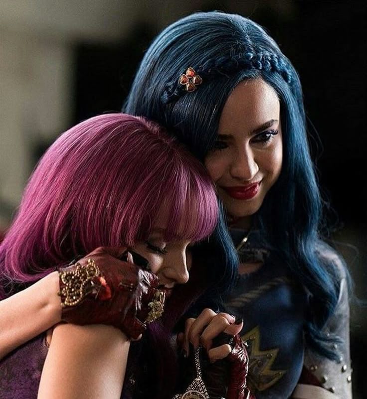 Mal Evie💜🍎 Evie Descendants Mal And Evie Hairspray Live