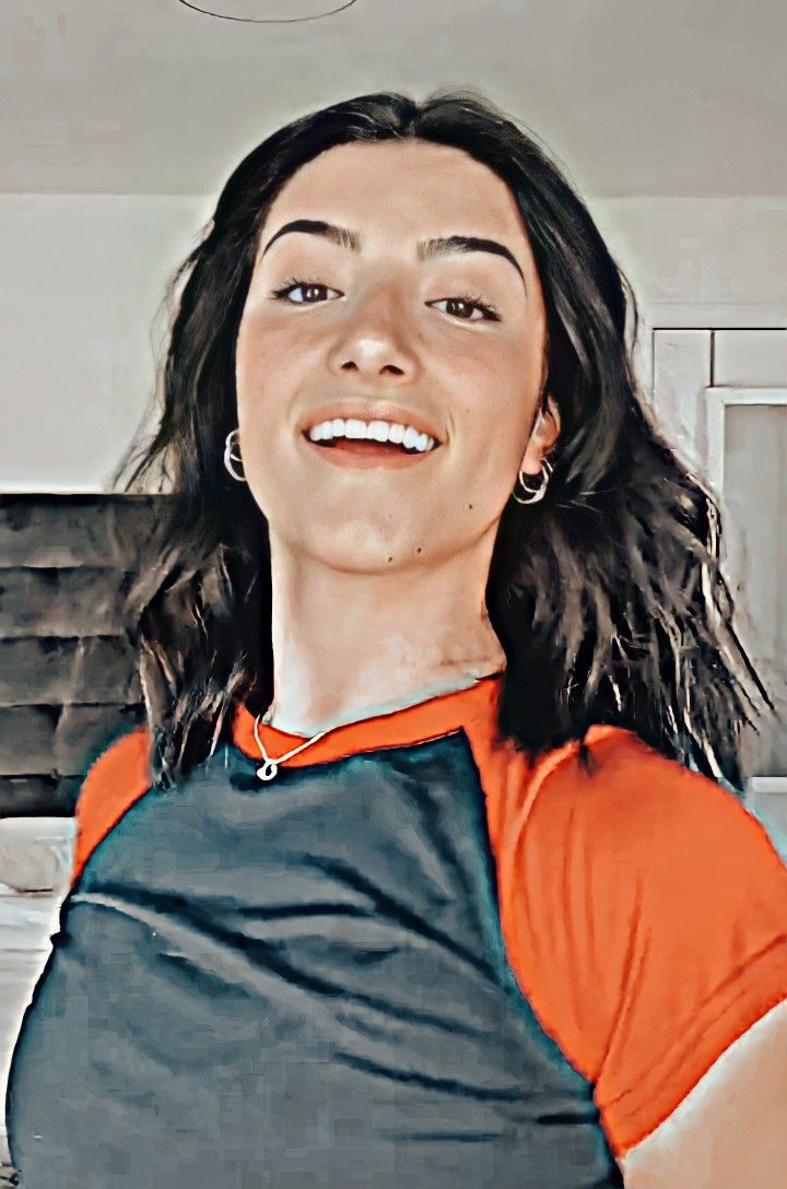 Pin De Multirares En Charli Damelio Fotos Divertidas De Amigos Fotos De Famosos Chicos Famosos