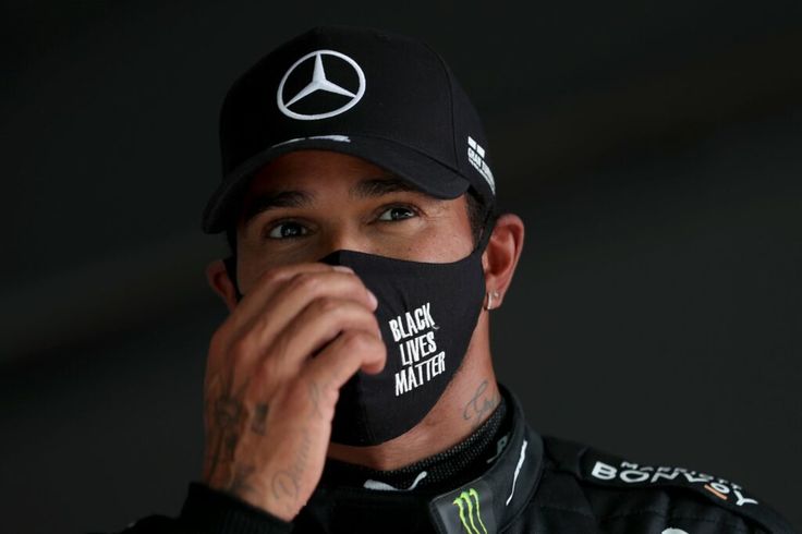 Hamilton quer continuar na Mercedes, mas diz: “Há muito o que discutir ... Hamilton quer continuar na Mercedes, mas diz: “Há muito o que discutir ...