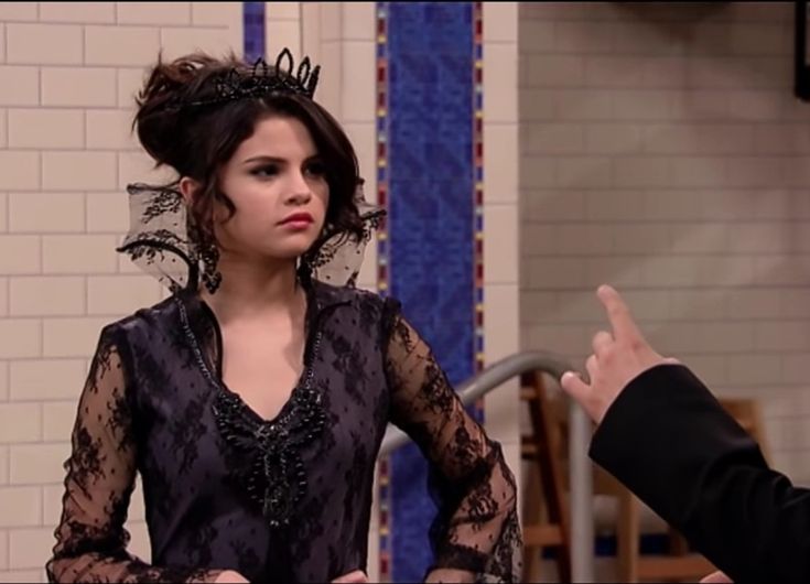 Пин от пользователя 万天 Ten Thousand Days на доске Селена Гомес Selena