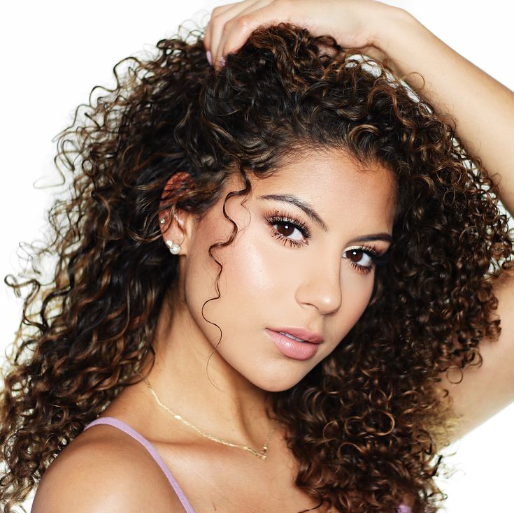 5044 Likes 235 Comments Amanda Walker πΊπΈπ§π· Amandarrwalker On Instagram Curly Or
