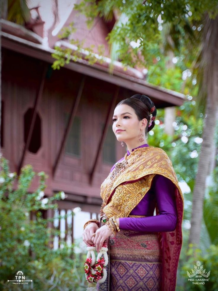 Thai Sivalai Dress Thailands National Clothing ชุดเจ้าสาว ไทย