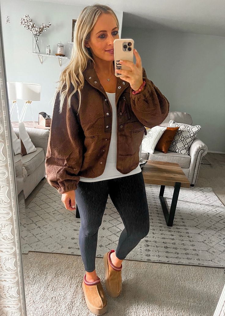 Fall Outfit Casual Outfit Comfy Outfit Ugg Tazz Slippers Outfits