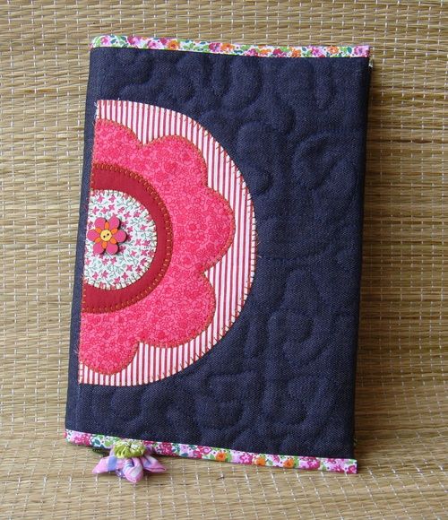 Capa De Livro Em Patchwork | Fafa Arte Capa De Livro Em Patchwork | Fafa Arte