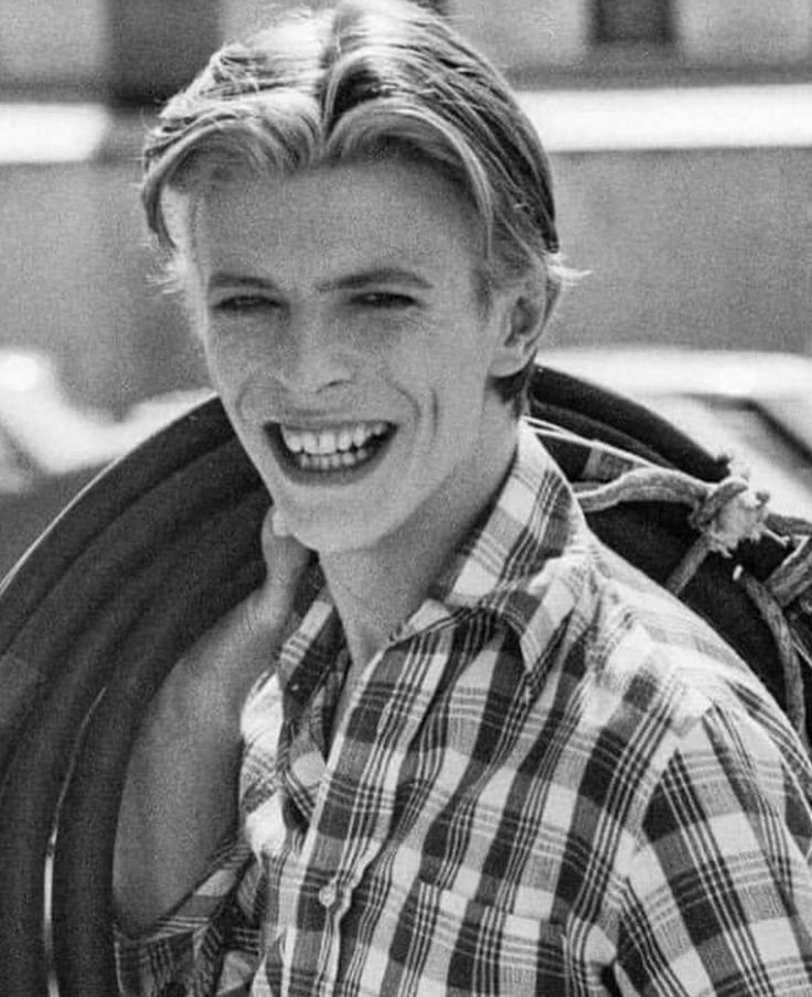 David Bowie, Rock N Roll, Ziggy Played Guitar, Aladdin Sane, Yas Queen ... David Bowie, Rock N Roll, Ziggy Played Guitar, Aladdin Sane, Yas Queen ...