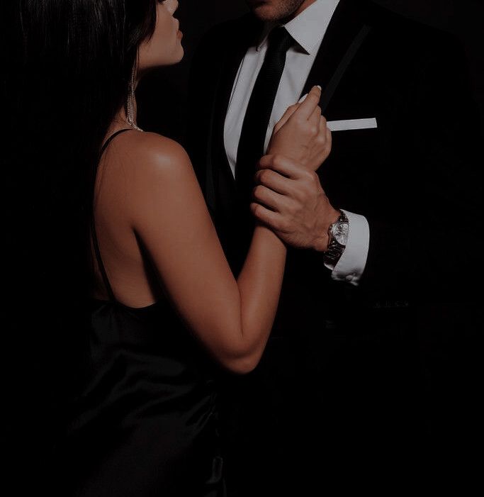 Pin By Cutie Pie ٭ On ♧ ¦mafia Actress Lily James Couple Aesthetic Book Aesthetic