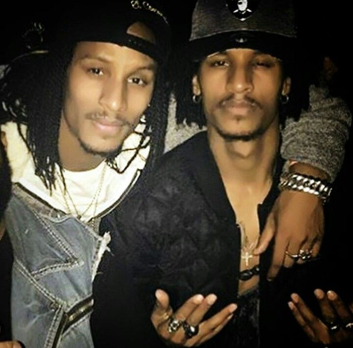 Pin De Jeanie Hernandez Em Im Obsessed Les Twins Gêmeos Idênticos Gêmeos Dança