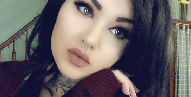 Pin By Zen Wolf On †††curvy Sorcery Nose Ring Curvy Fashion
