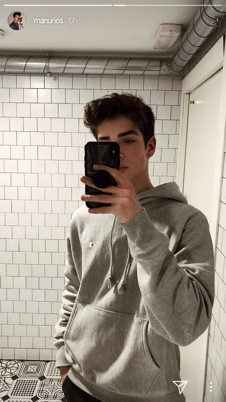 Pin By Rissettea On Manu Rios Manu Mirror Selfie Selfie