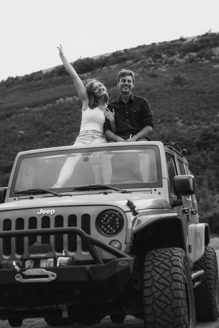 Jeep Lovers Couples Photoshoot Couple Photography Poses Couple Photoshoot Poses