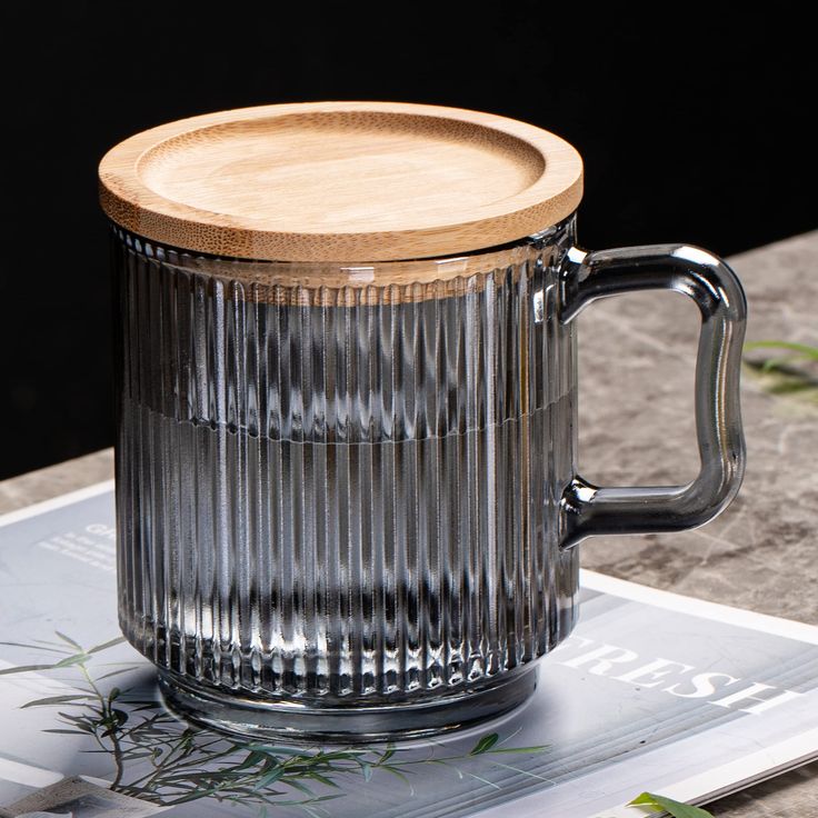 Leadiy Black Glass Coffee Mug With Lid Clear Glass Coffee Cups Classical Vertical Stripes
