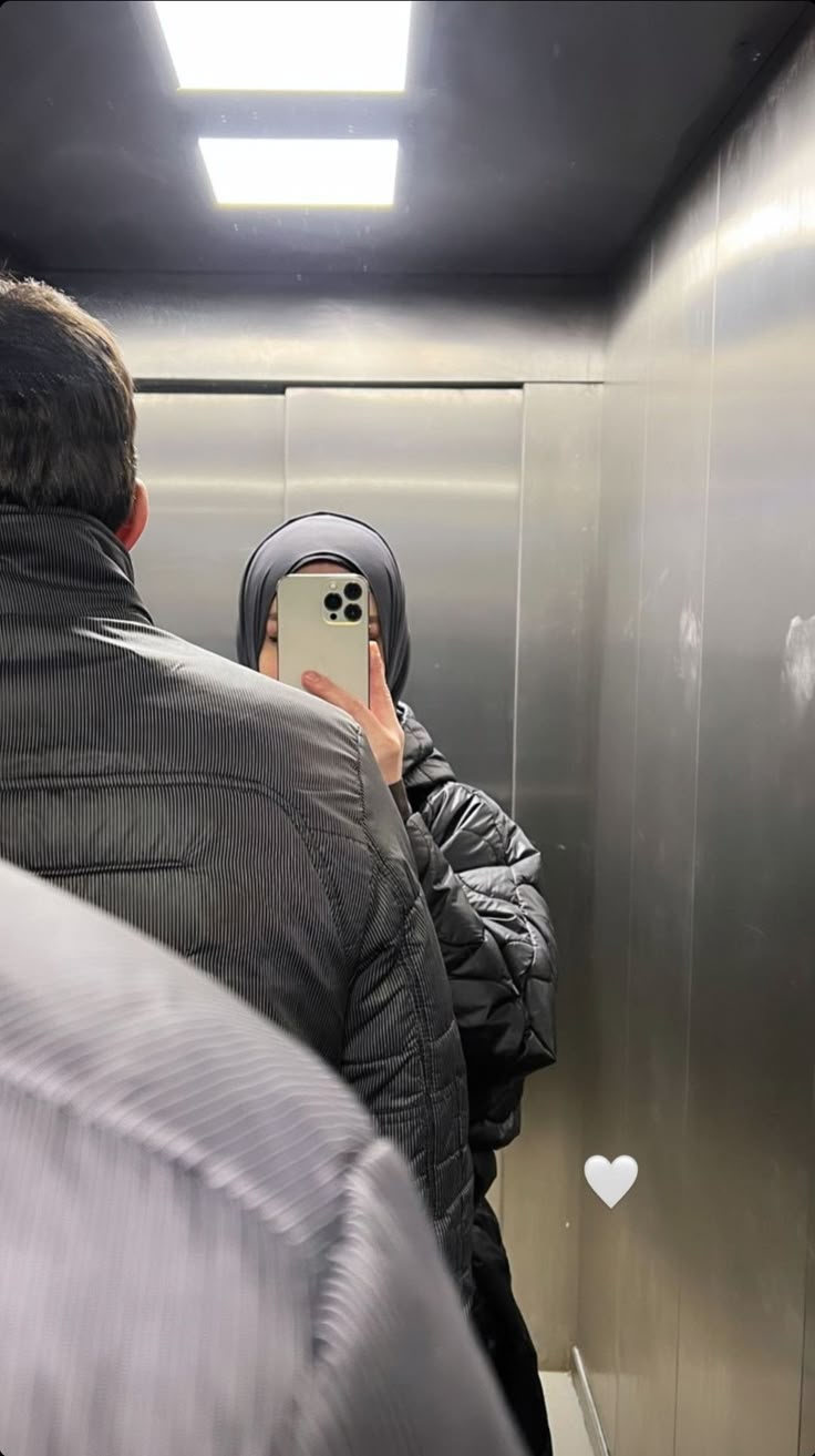 Pin By Umarova 🪐🤎 On زوج و زوجة Muslim Couple Photography Cute Muslim Couples Cute Couple